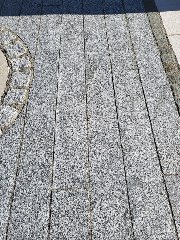 Granit Terrassenplatten - Rössle AG - Natursteine